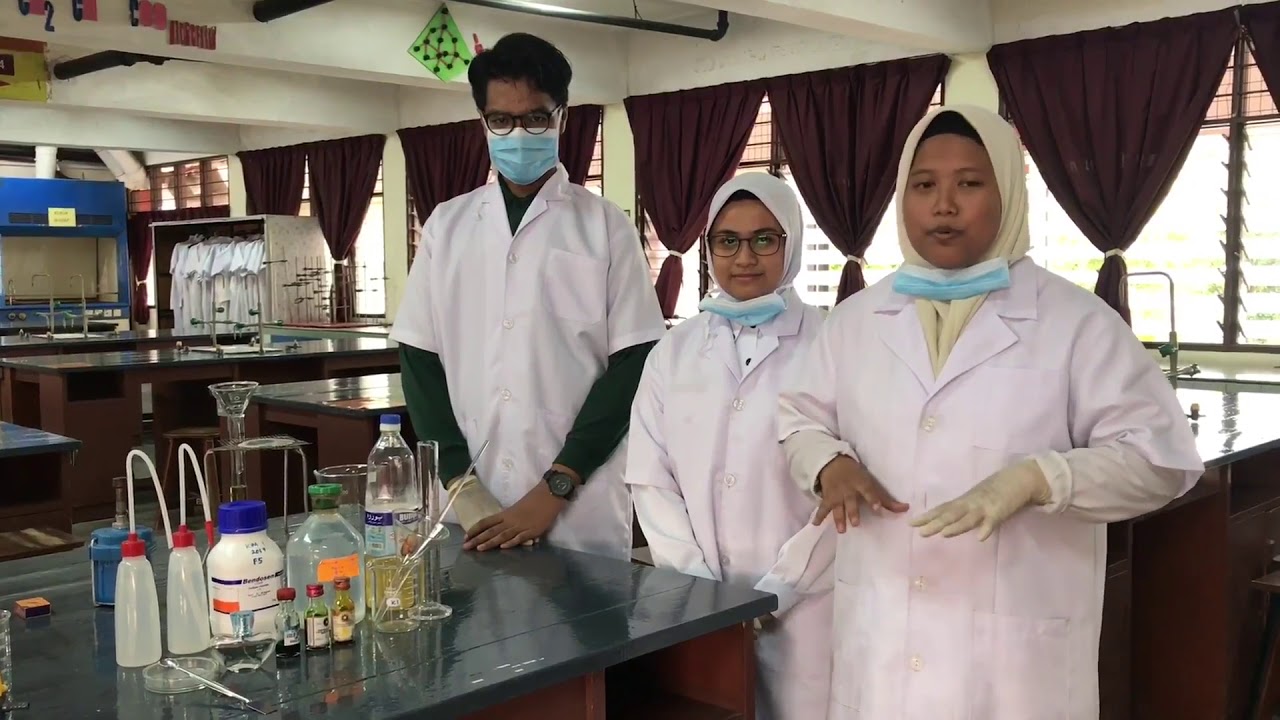 Making soap (saponification process) - YouTube