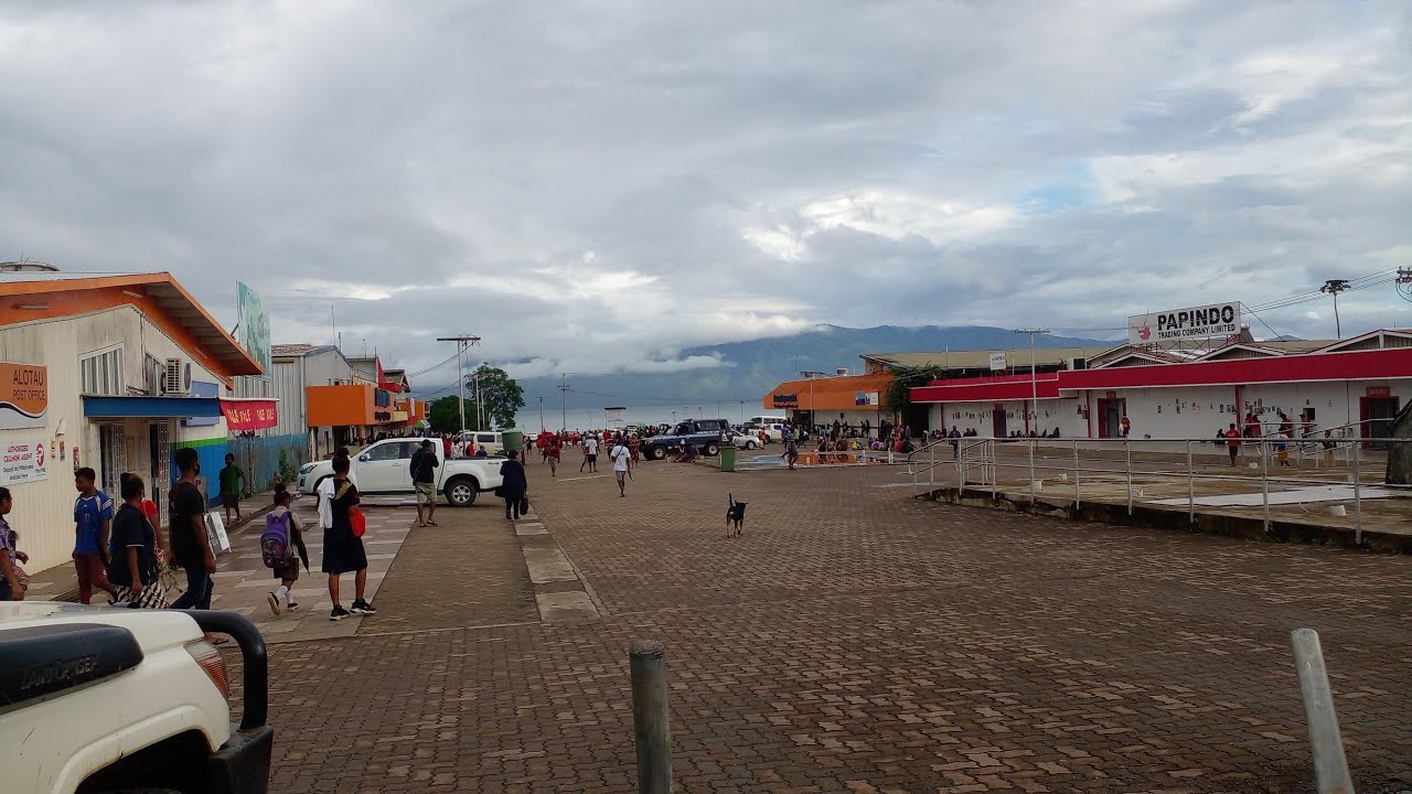 The Main Shopping Centre & The Main Market Area - Alotau Town - Milne ...