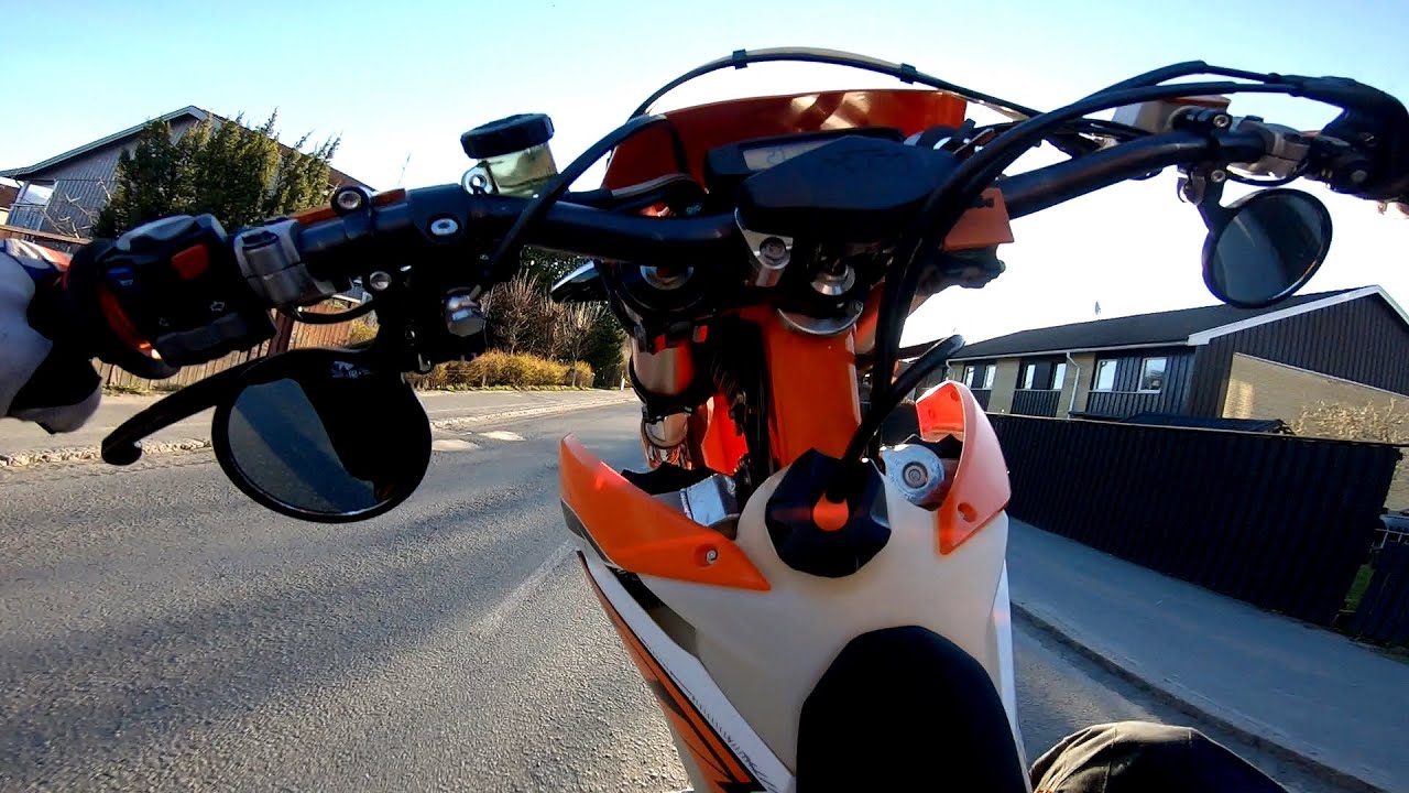 Noob Mechanic and Wheelie Training - YouTube