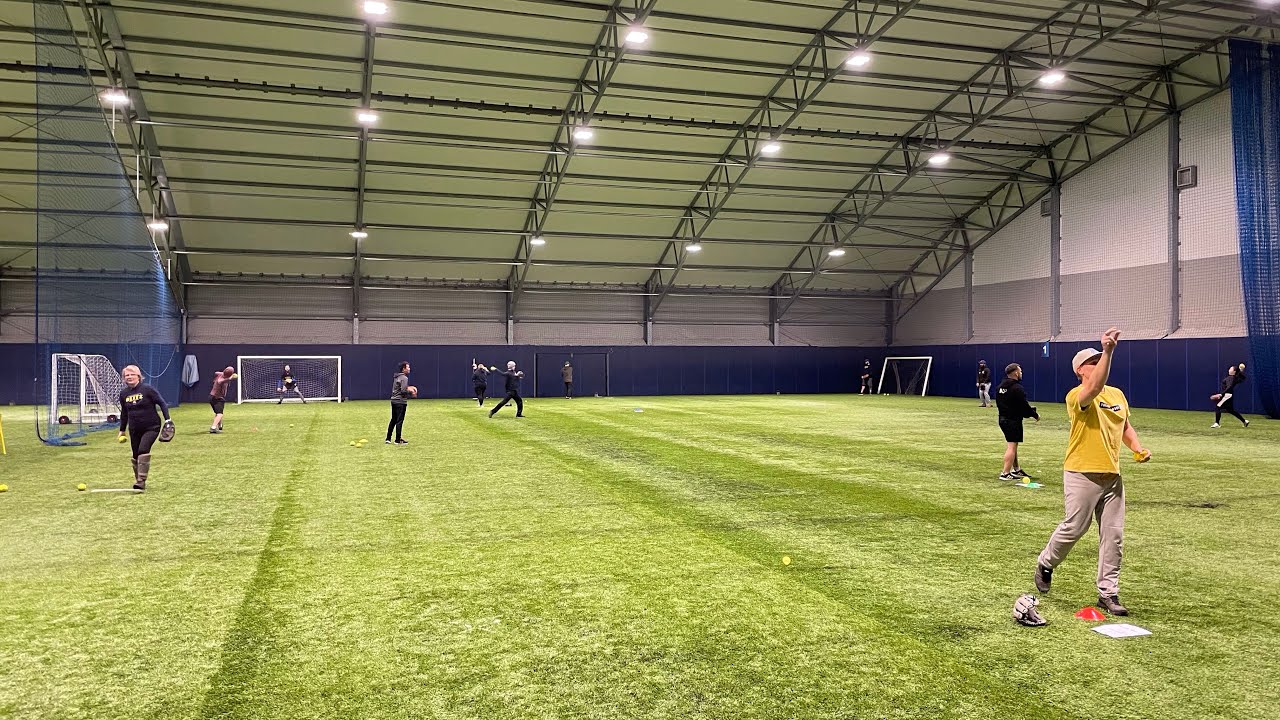 Indoor Softball Training - 6th November 2022 - YouTube