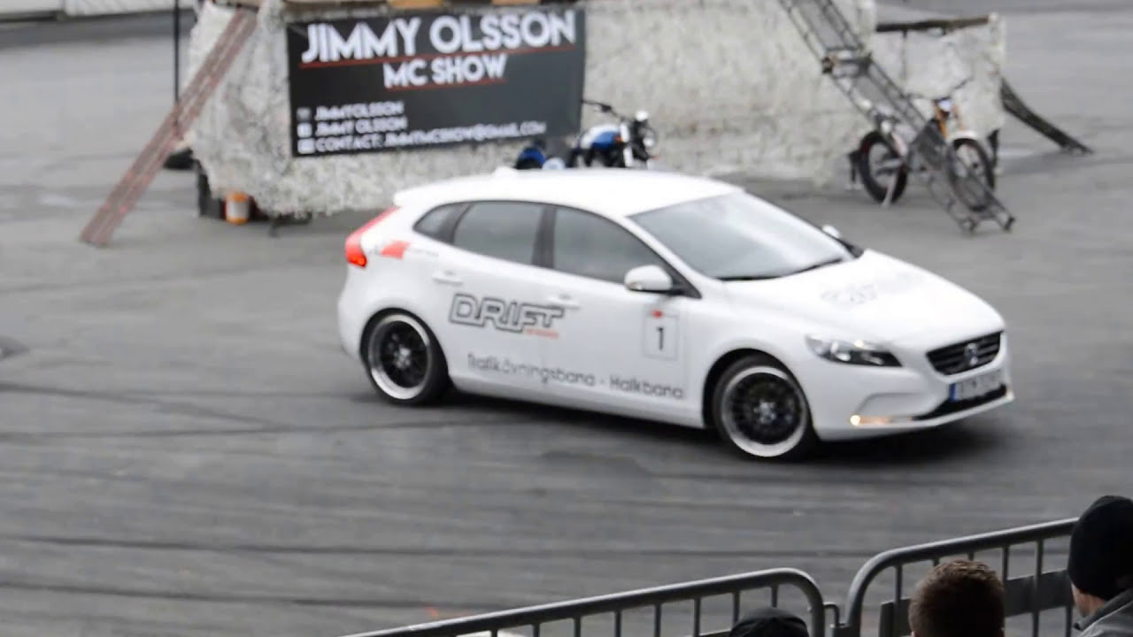 Drifting VOLVO V40 @ Elmia Custom Motorshow 2016 - YouTube