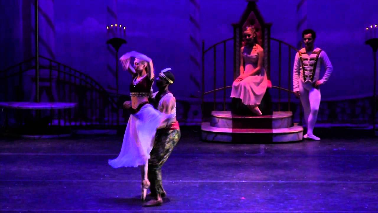 Arabian Dance Quincy Childs - YouTube