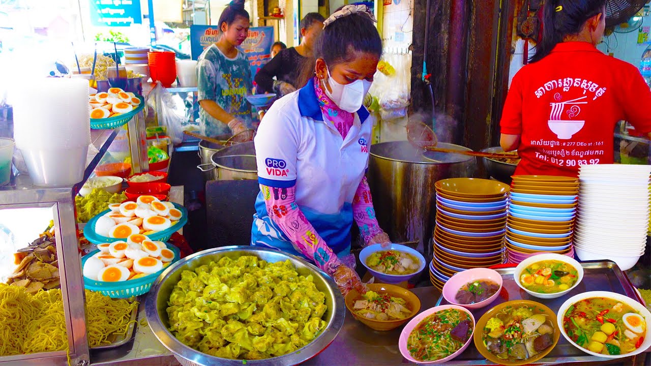 Full of Customers Everyday! Famous 32 Year-Old KHMER BEEF STEW (Khor Ko ...