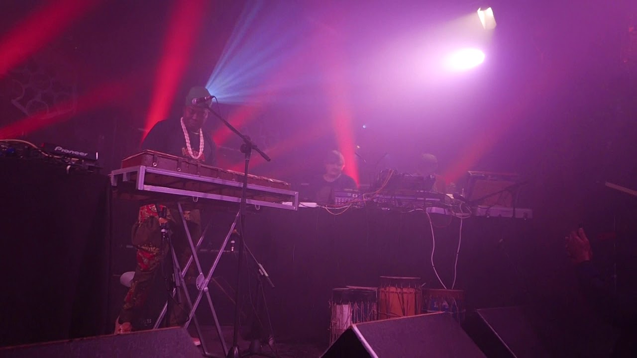 Wura samba and Teichmann brothers @ Yaam club Berlin 2019 - YouTube