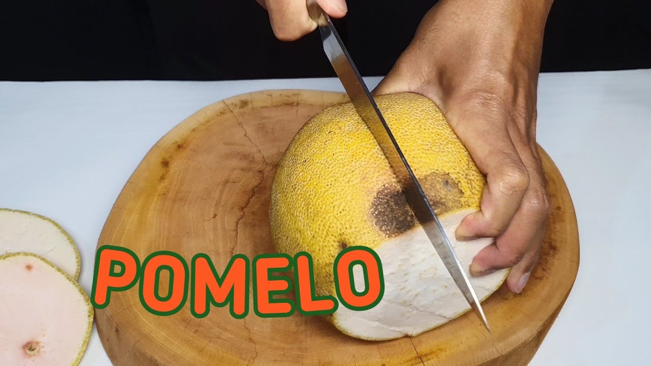 A simple way to peel Pomelo to enjoy the sweet pulp #enjoyfruits - YouTube