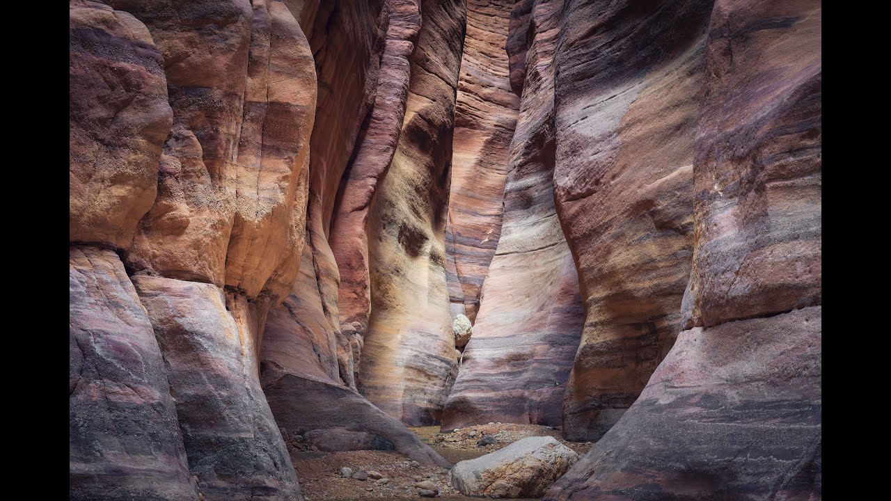 Hiking in Wadi Numeira canyon, Jordan, 4K - YouTube