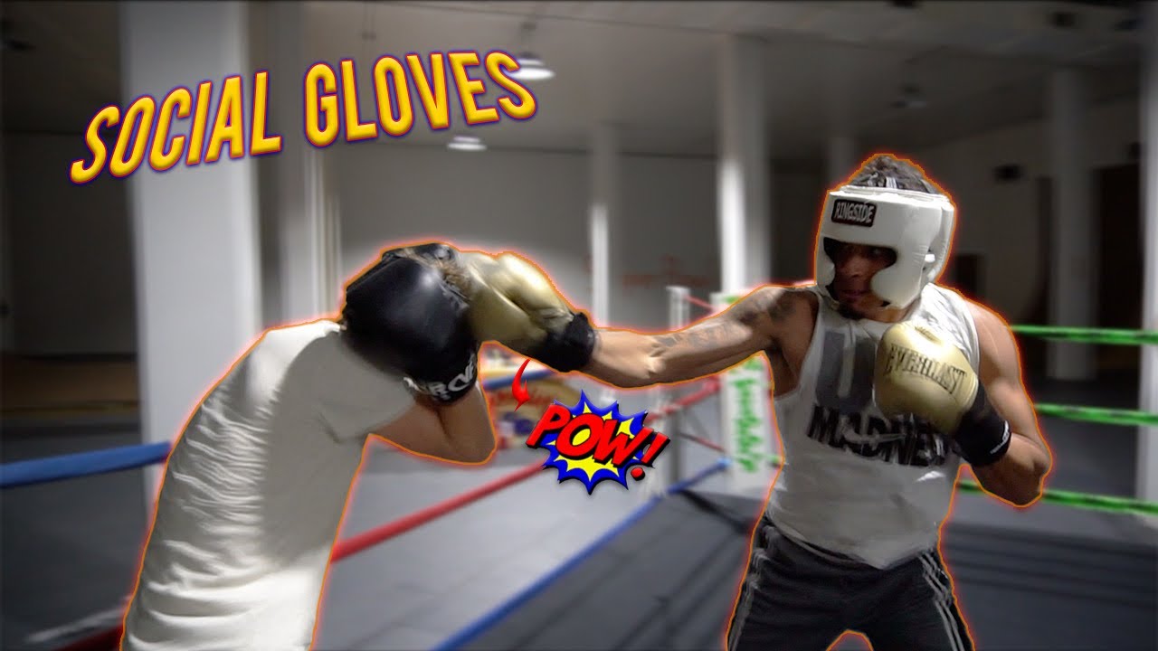 BOXING IN TFUE'S WAREHOUSE!! (SOCIAL GLOVES) - YouTube