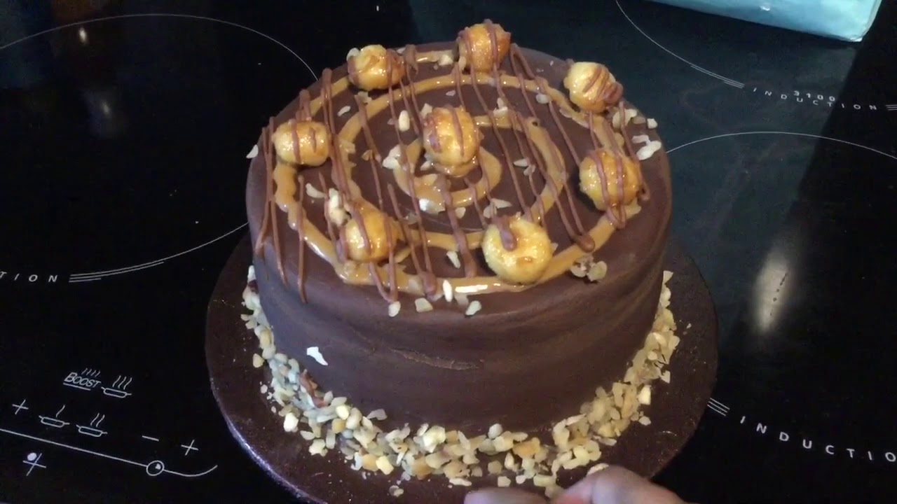 CARAMEL MACADAMIA NUT CAKE 🍰 | Lolas cupcakes - YouTube