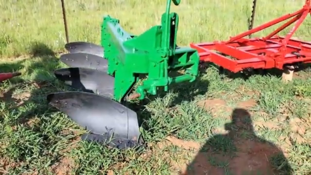 'n Beitelploeg, ploeë en 'n dis op Farmspace Market. Poof! Daar het jy ...