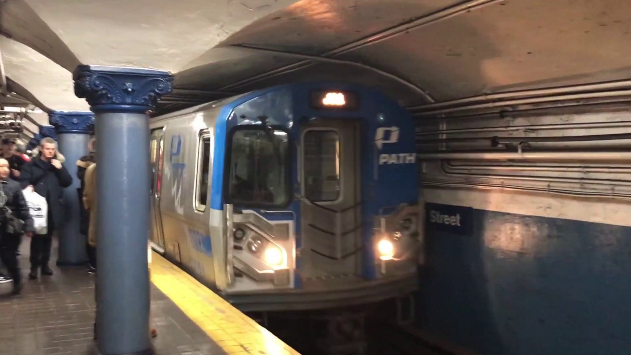 Path Trains arrive at 14th street. - YouTube