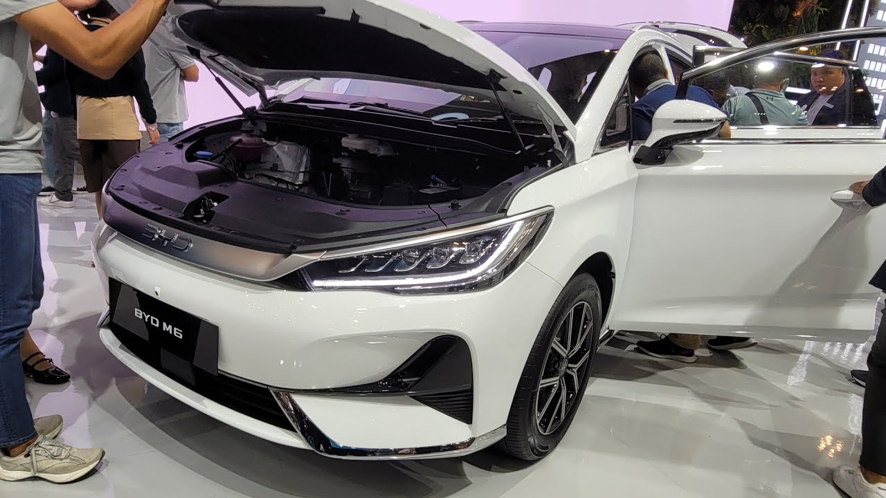 BYD M6 Superior 7 Seater #GIIAS2024 - YouTube