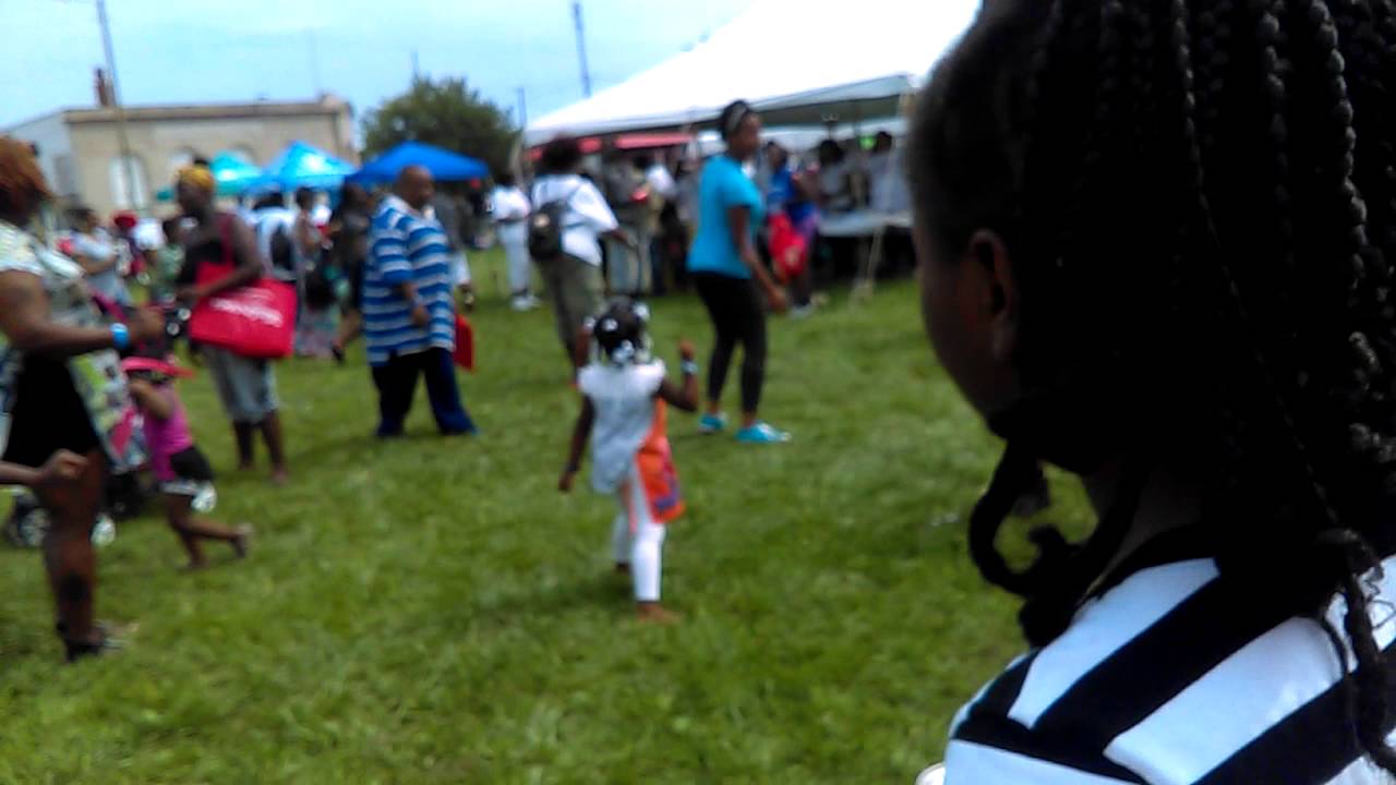 Princess Mela dancing - YouTube