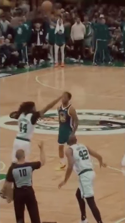 Steph Curry puts the Celtics crowd to sleep🥱😴 - YouTube