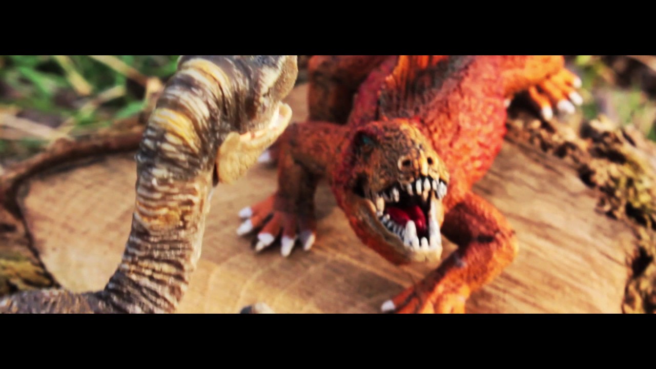 trex vs raptor Dinosaur fight - YouTube
