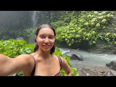 Motorla 2 kız Bali'de Şelaleye gittik / Vlog