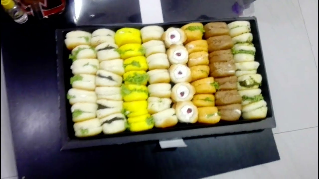 "ROCHAS" trying to eat arabic Food / arabic sandwich different flavor ...