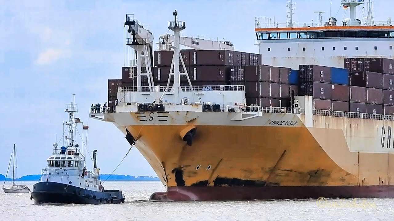 Container-Autotransporter GRANDE CONGO Einlauf Emden ConRo car carrier ...