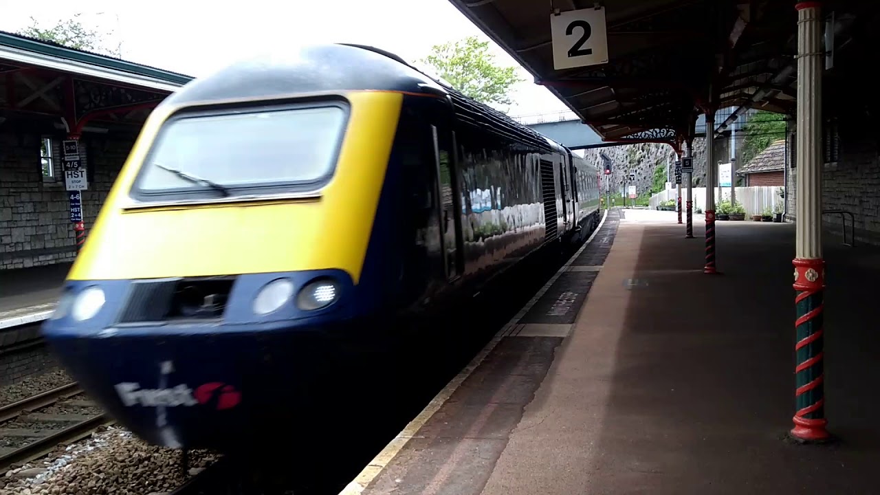 Trains HST passes through Teignmouth Station. - YouTube