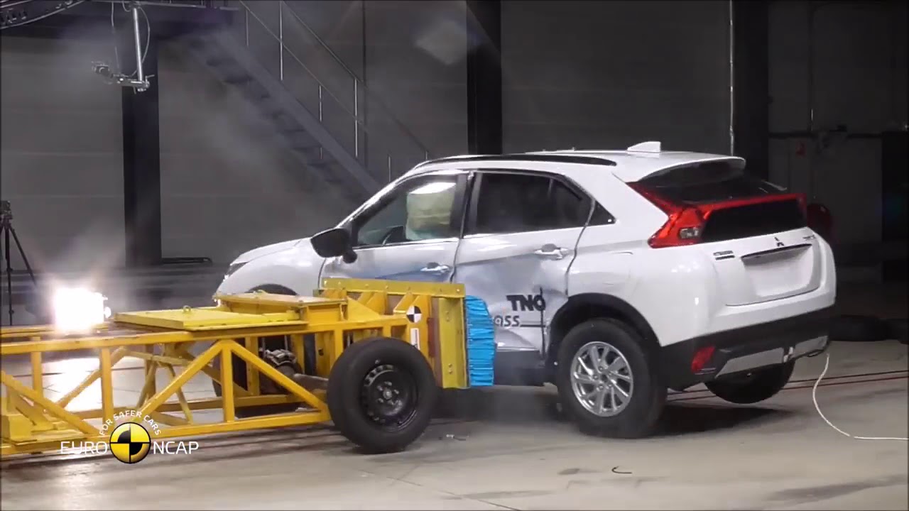2017 Mitsubishi Eclipse Cross Crash Test - YouTube