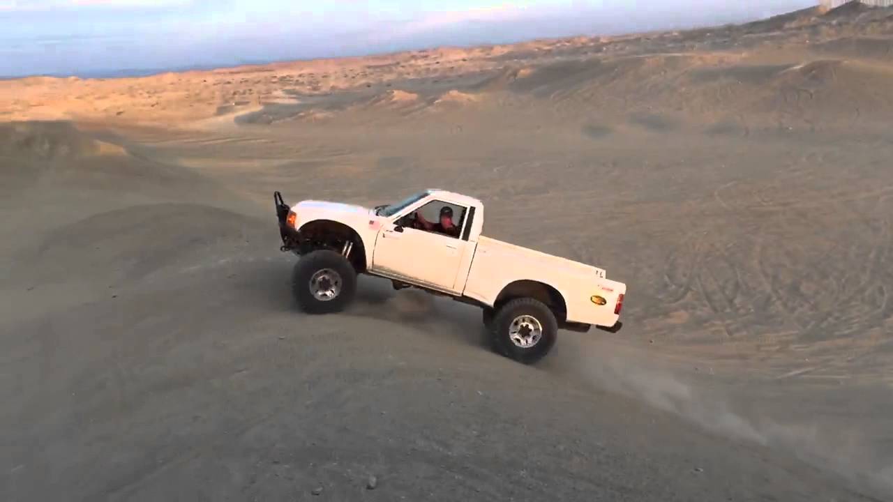 Toyota goes up the face of shell reef in ocotillo wells - YouTube