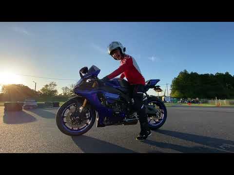 YAMAHA R 1 2018 SSB付き - YouTube