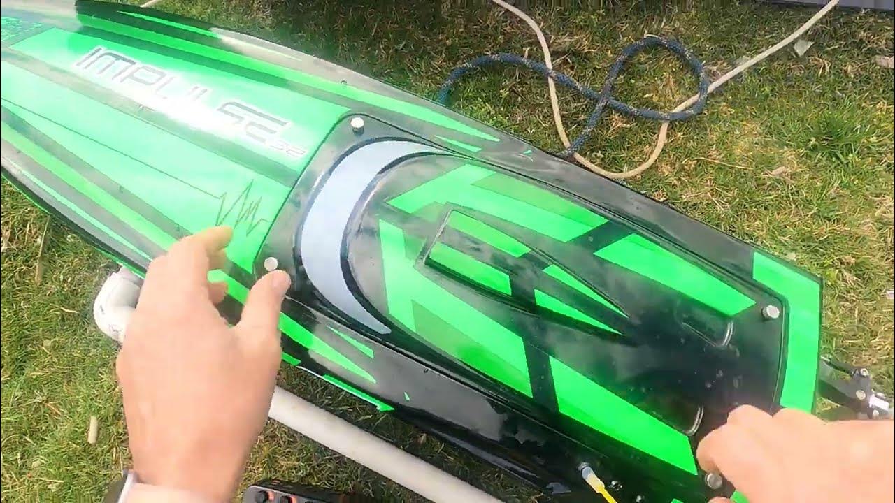 Proboat Impulse 32 with 3 blade prop - surprisingly fast! - YouTube