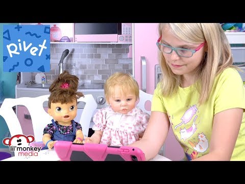 Rivet Kids Reading App !  Read Lil Monkey & Madi Maureen Vlog Books!