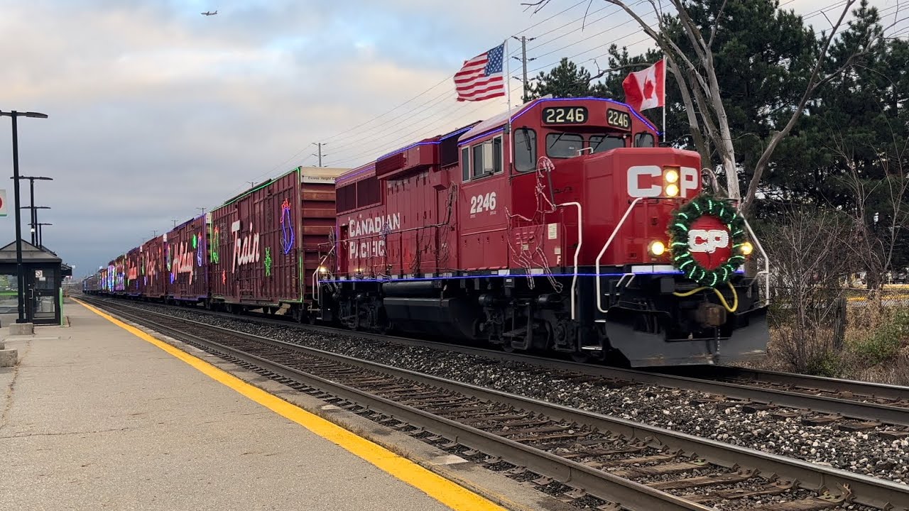 (1 Year Ago) CP 02H CPKC Holiday Train at Meadowvale FT ...