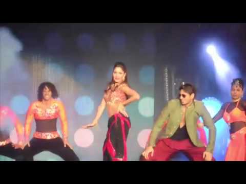 Kala Choshma Sidharth Malhotra and Katrina Kaif Dream Team Concert HD