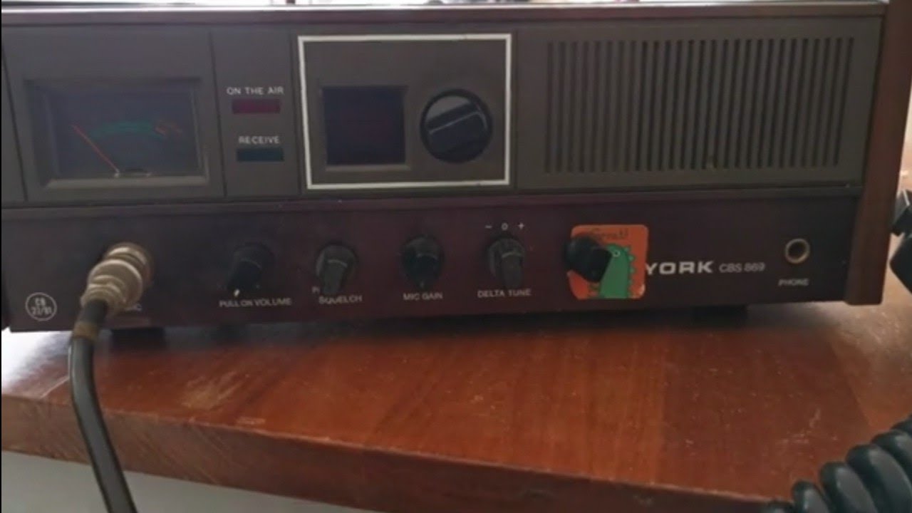 York CBS 869 CB RADIO BASE STATION - YouTube