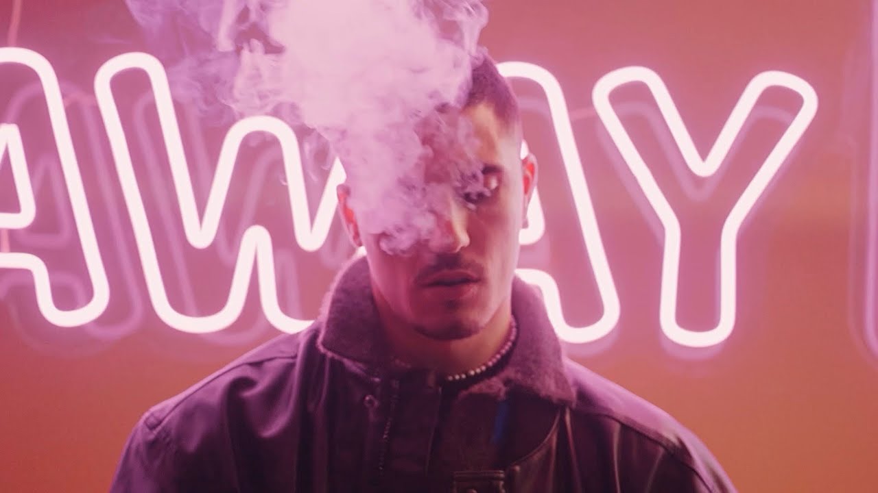 AJ Benet - Tu Reflejo🪞 (Official Video) - YouTube