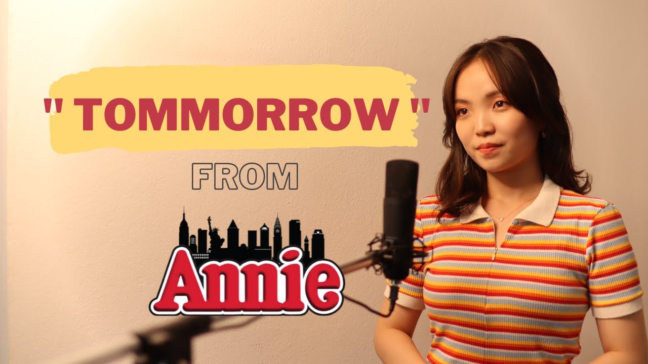女子大生が歌う Tomorrow (From 'Annie')- Cover by Momo Musical [英語版] - YouTube