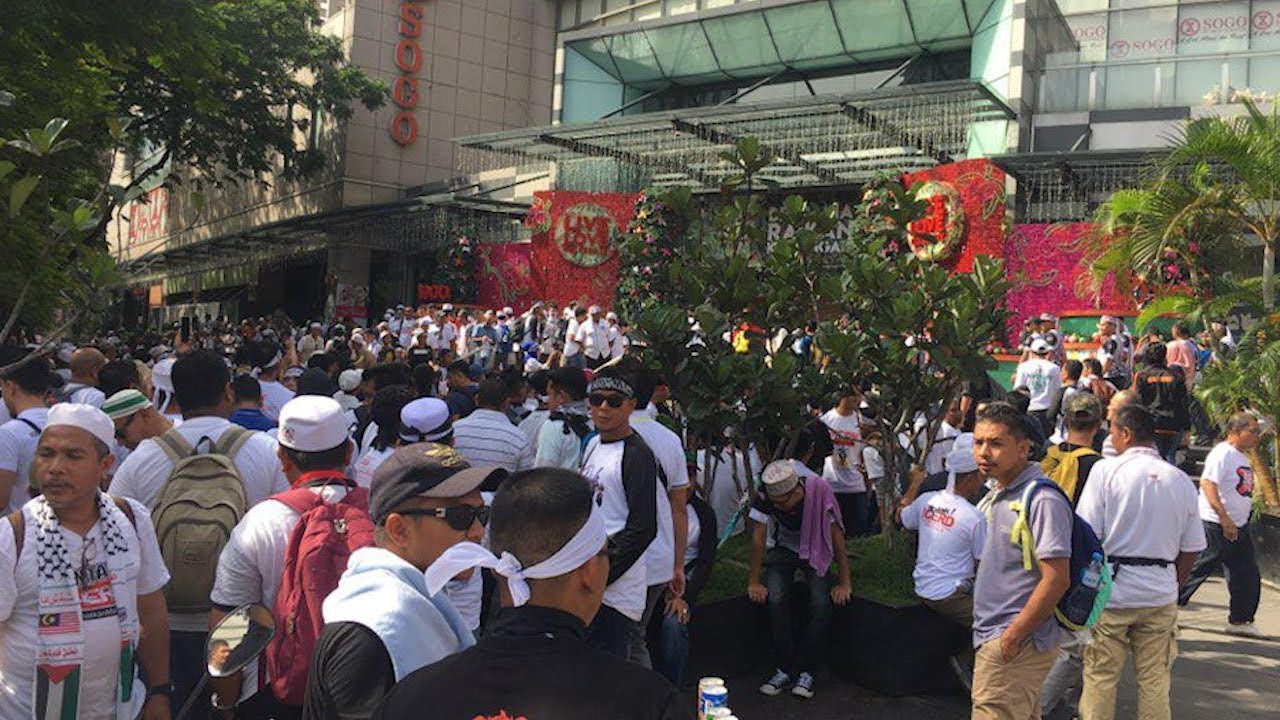 Anti-ICERD rally: Thousands gather at Sogo for march to Dataran Merdeka ...
