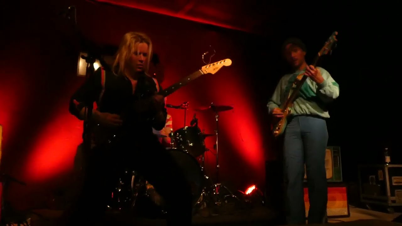 Mara Balls LIVE at Hönö Baari, Tampere, Finland on the 6th of January ...