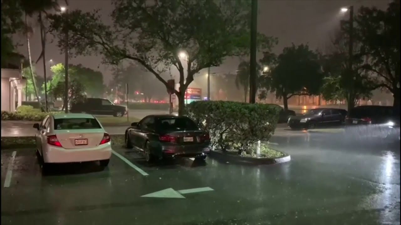 Sudden heavy rain washes out weekend plans across South Florida - YouTube