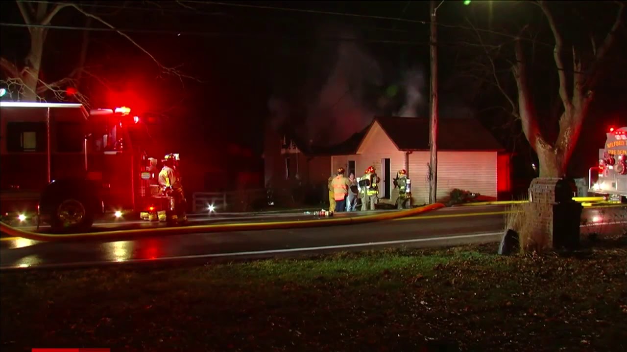 Crews battle fire at Butler County home - YouTube