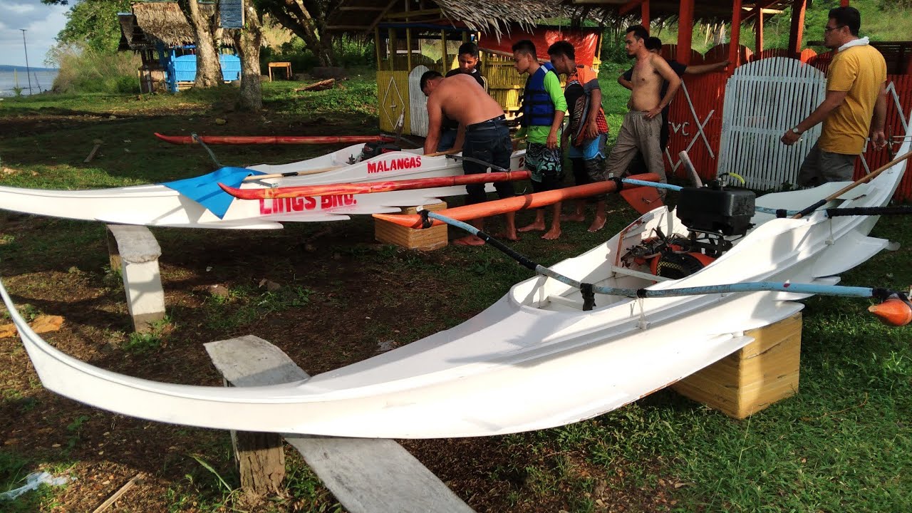Boats made for racing.Pangkarerang Bangka! - YouTube