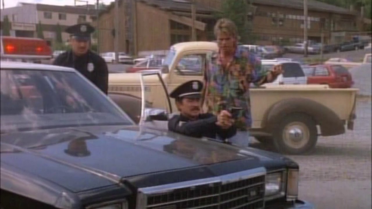 Screencapture Video MacGyver - The Gun - Neutron Dance - YouTube