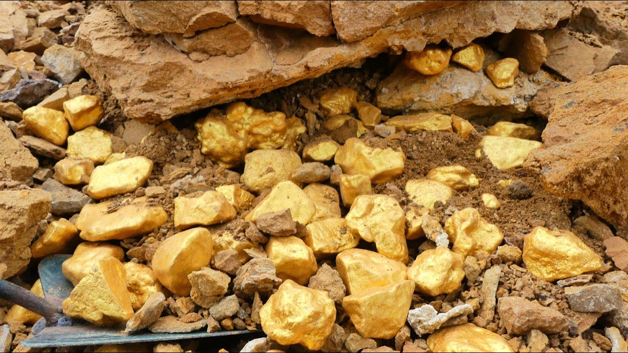 GOLD Hunting, Incredible Gold Finding & found old gold treasure under ...