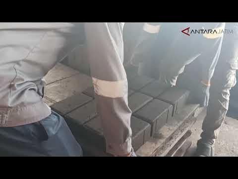 PJB manfaatkan limbah batu bara PLTU Paiton untuk bahan bangunan - YouTube