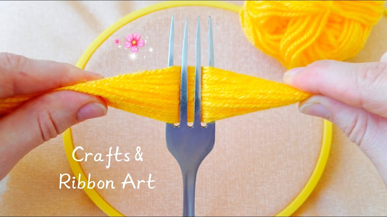 💖🌟 A Great Idea to Use a Fork to Create Beautiful Yarn Flowers - You ...