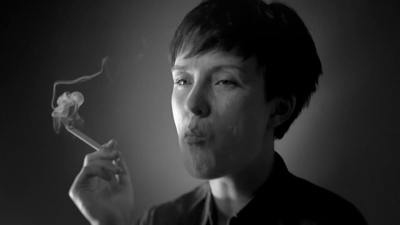영국의 금연 광고 QUIT anti-smoking Commercial in UK - YouTube