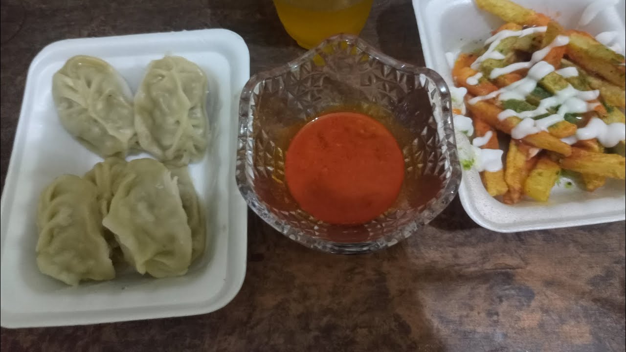 |food vlog|spicy momos& fries 🍟🥵🔥🔥 @amna Waheed - YouTube