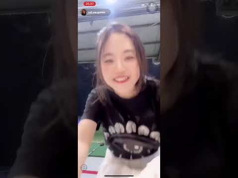 Pasangan anak SMA paha mulus