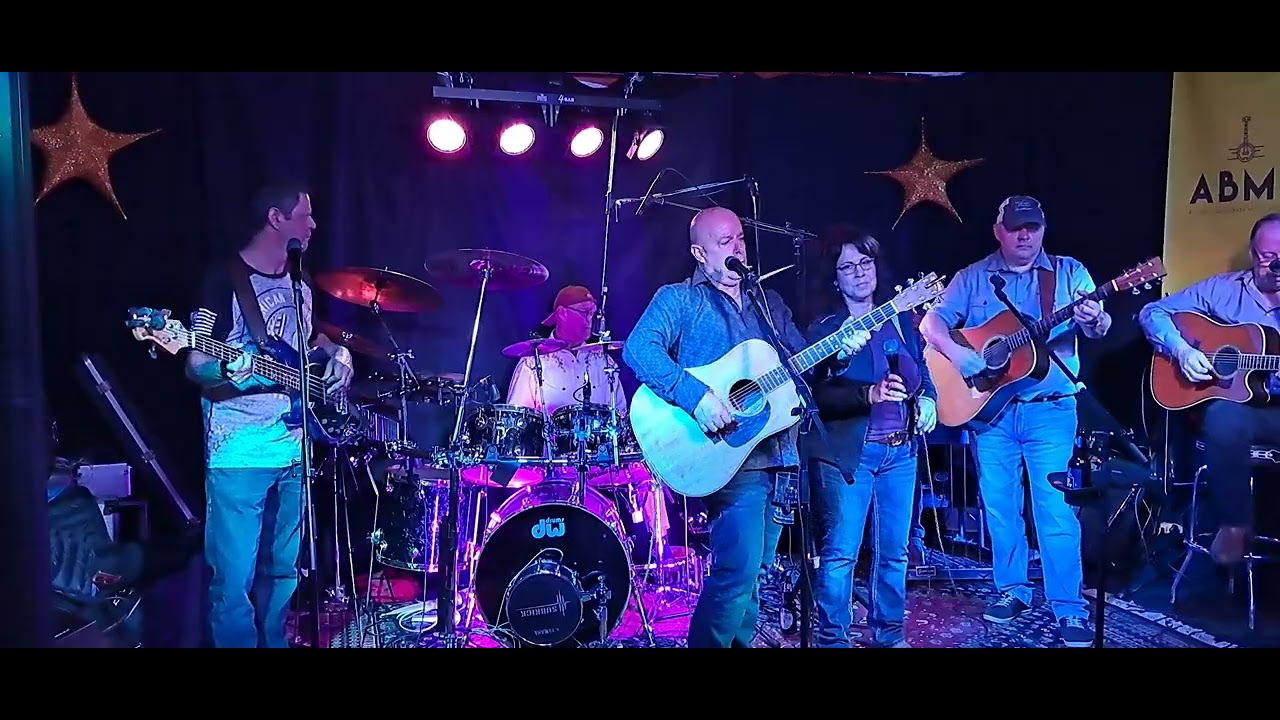 36.(Que La Lune Est Belle Ce Soire) Maurice Belliveau At The Paysan Fri ...