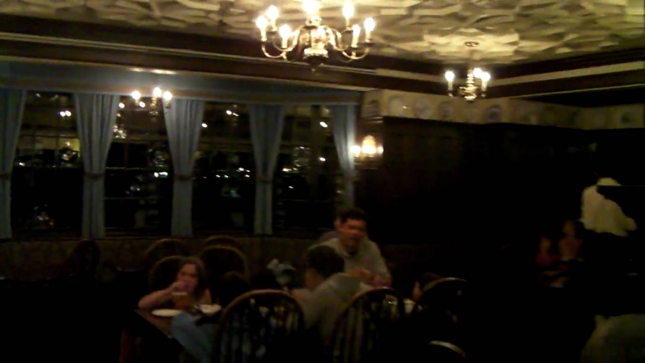 The Rose, English pub in Epcot Florida. - YouTube