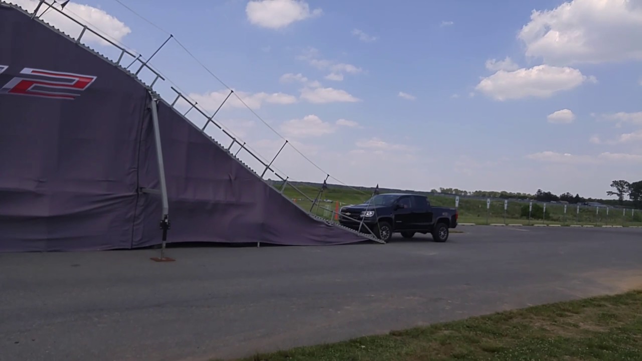 2017 Chevy Colorado locking differential demonstration - YouTube