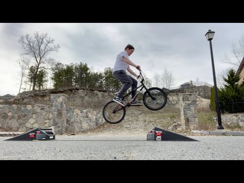 Trying to jump 10 feet part 2 - YouTube