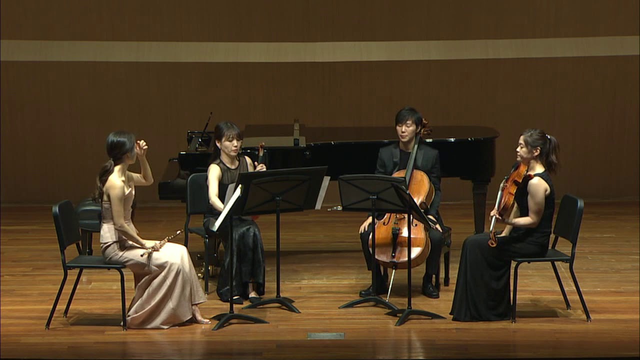 W.A.Mozart, Flute Quartet in D Major, K. 285 - YouTube