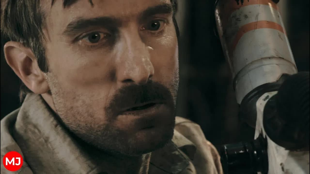 Wikus Gets Alien Weapons - District 9 - YouTube